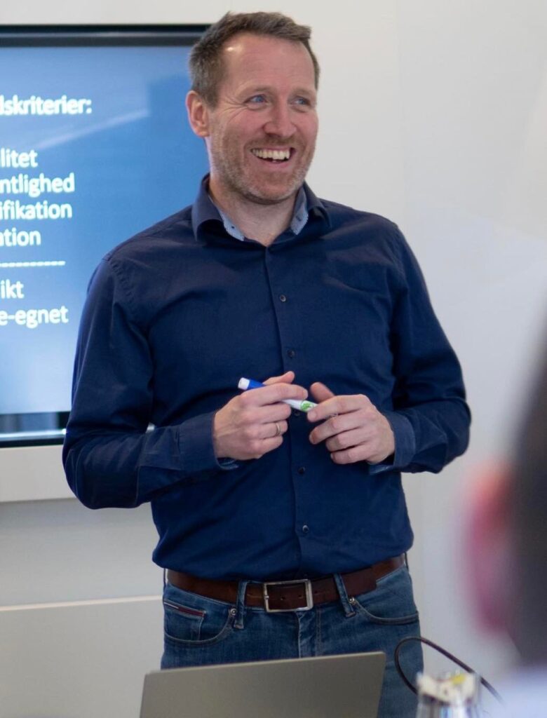 Samtale med Journalist Jesper Bradsted – FCMR